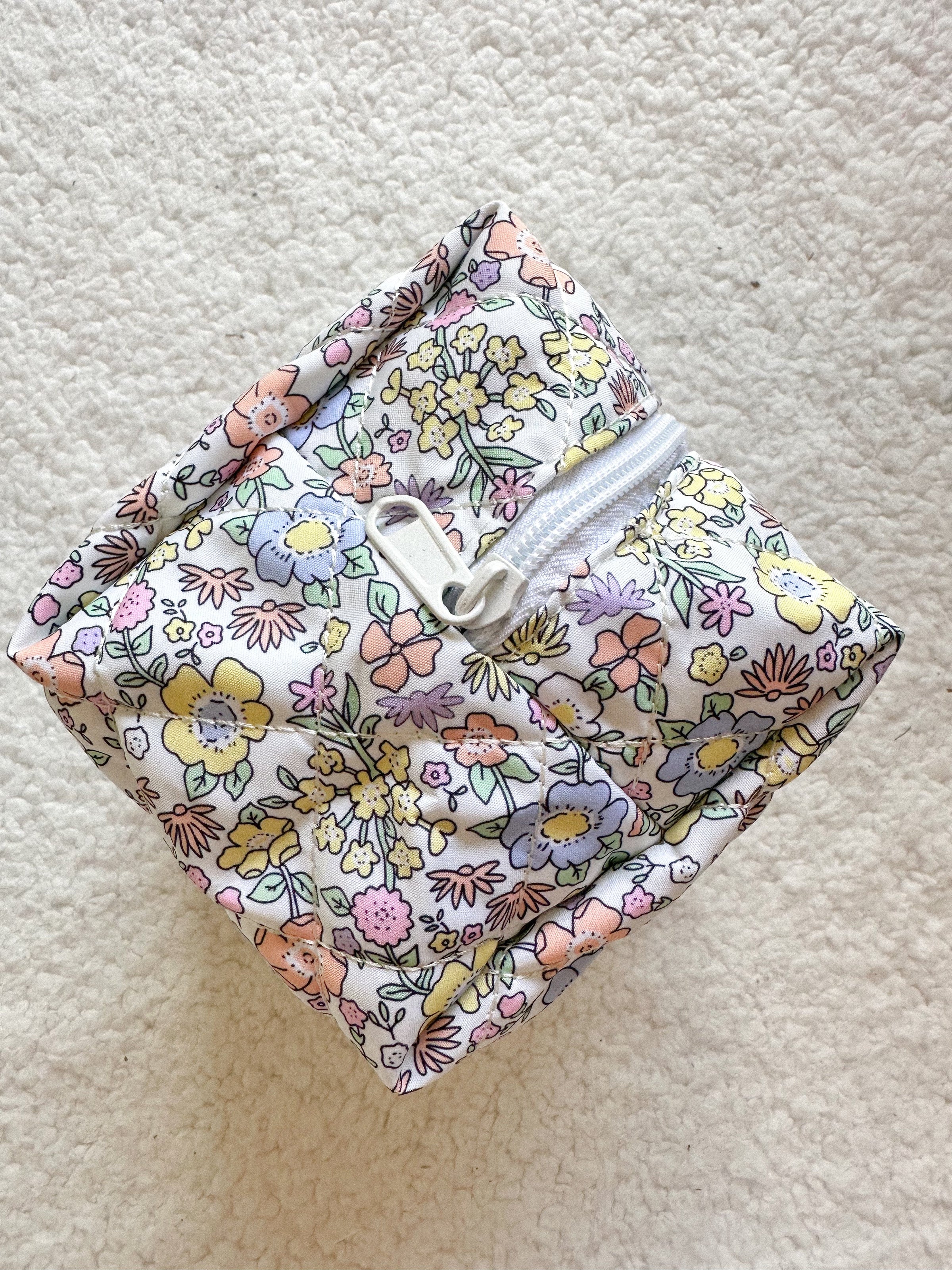 Small Pastel Flower Quilted Handmade Makeup Bag – Sunkissedcoconut