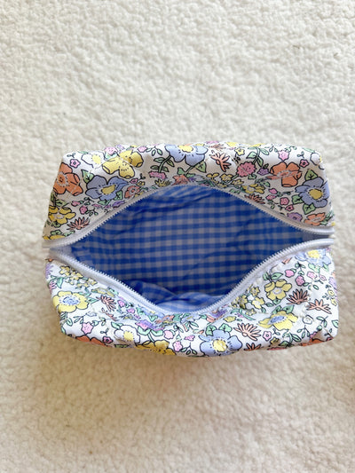 Small Pastel Flower Quilted Handmade Makeup Bag – Sunkissedcoconut